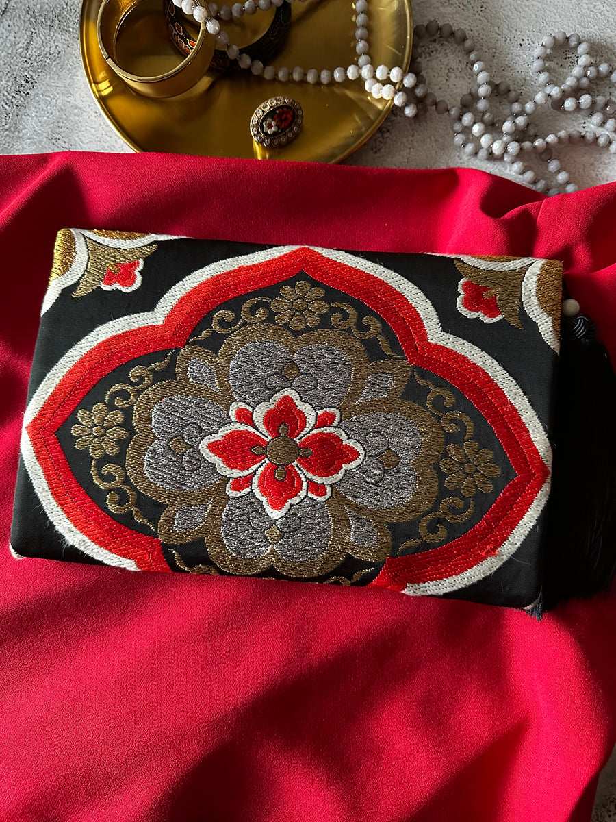 Estee – Heirloom Threads