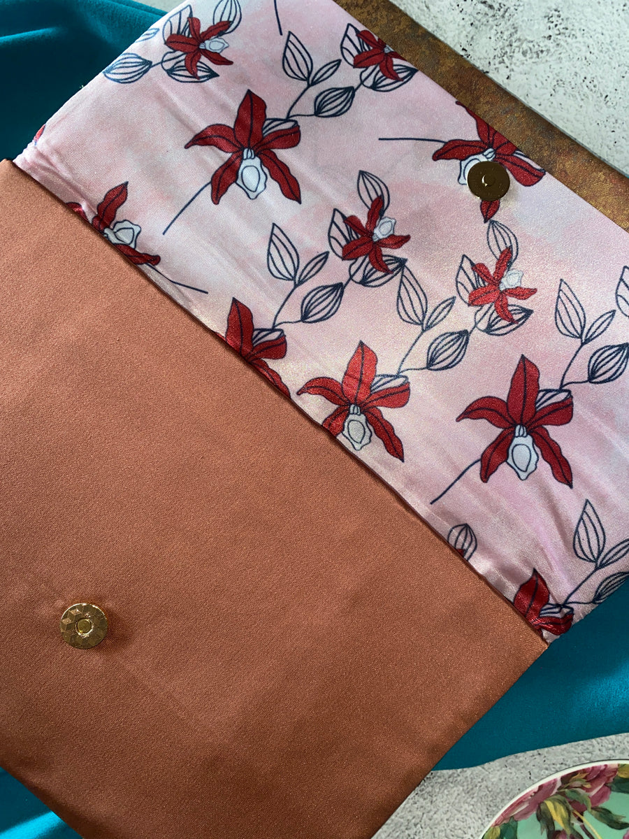 #17 The Singapura Collection – Heirloom Threads